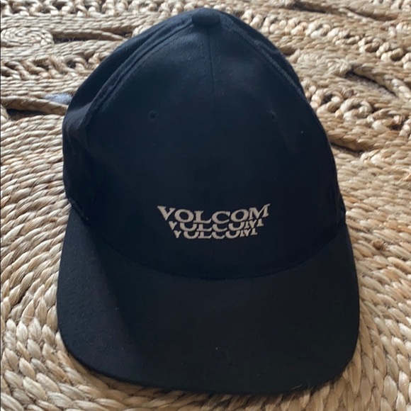 Volcom | Accessories | Volcom Black Hat Sz Sm | Poshmark